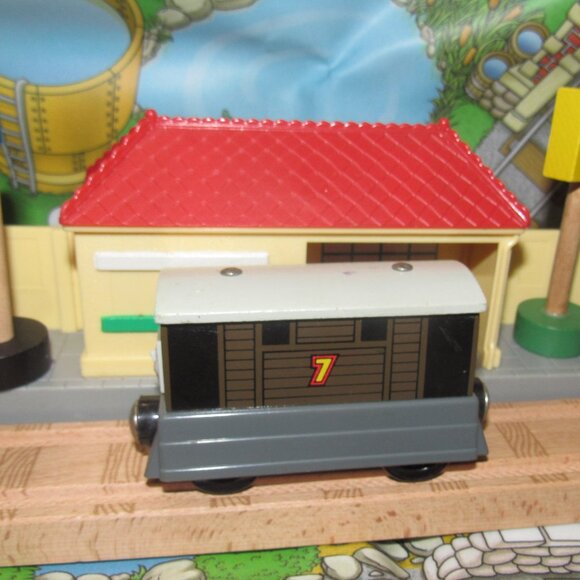 Thomas & Friends | Toys | Thomas Wooden Railway Train Engine Track Tram ...